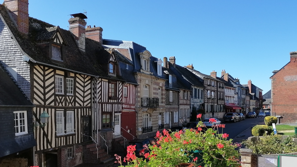 Village 10 : Beaumont-en-Auge / Normandie | FranceTvPro.fr