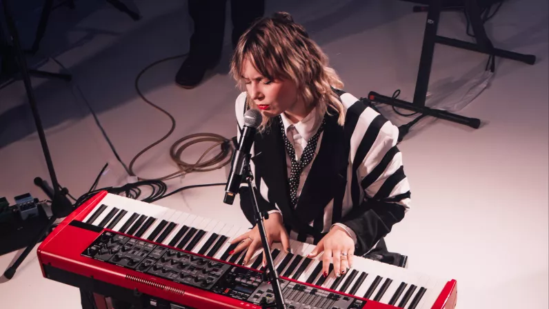 Basique, les sessions - Jeanne Bonjour | FranceTvPro.fr