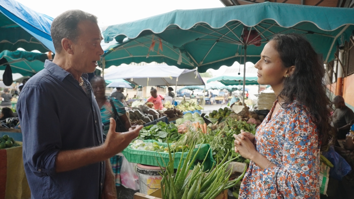 Manioc et piments, aux origines de la cuisine créole | FranceTvPro.fr