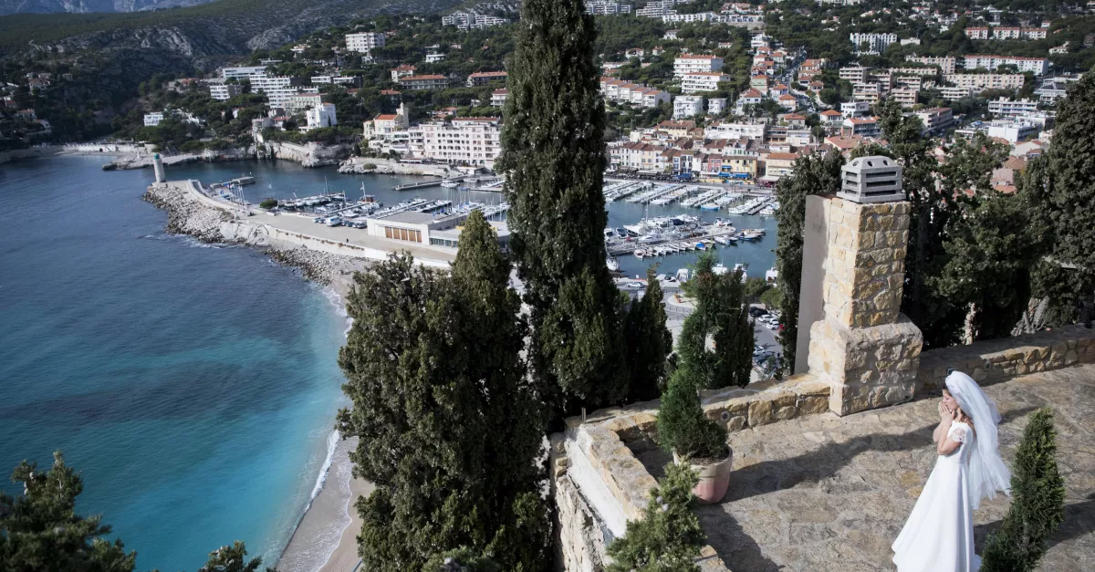 NOCES ROUGES | FranceTvPro.fr