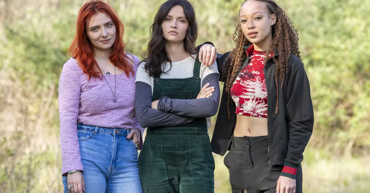 Un casting 4 étoiles porté par un trio de jeunes actrices | FranceTvPro.fr