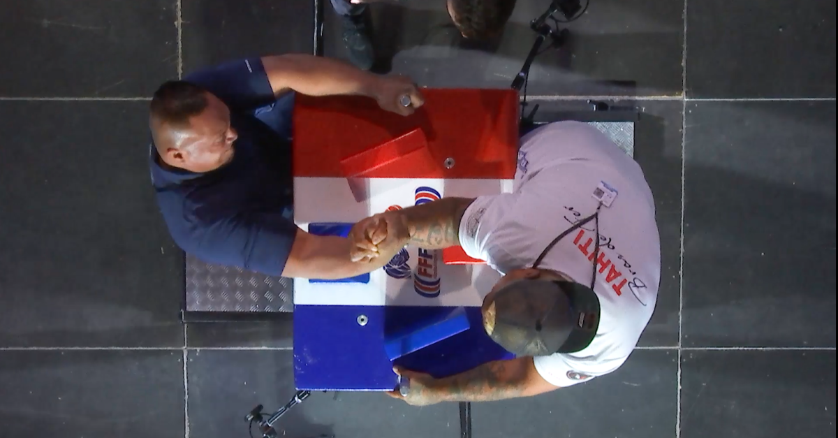 Bras de Fer Sportif | FranceTvPro.fr